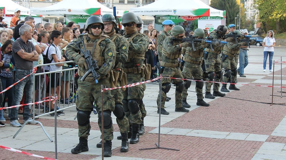 Фоторепортаж от кампанията Бъди войник в Габрово Gabrovo News
