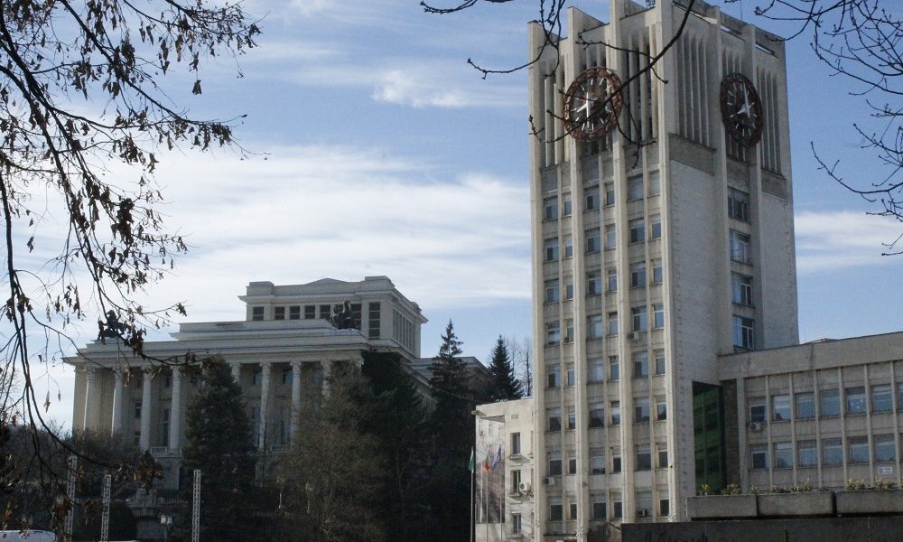 Възстановена е работата на службите по геодезия картография и кадастър